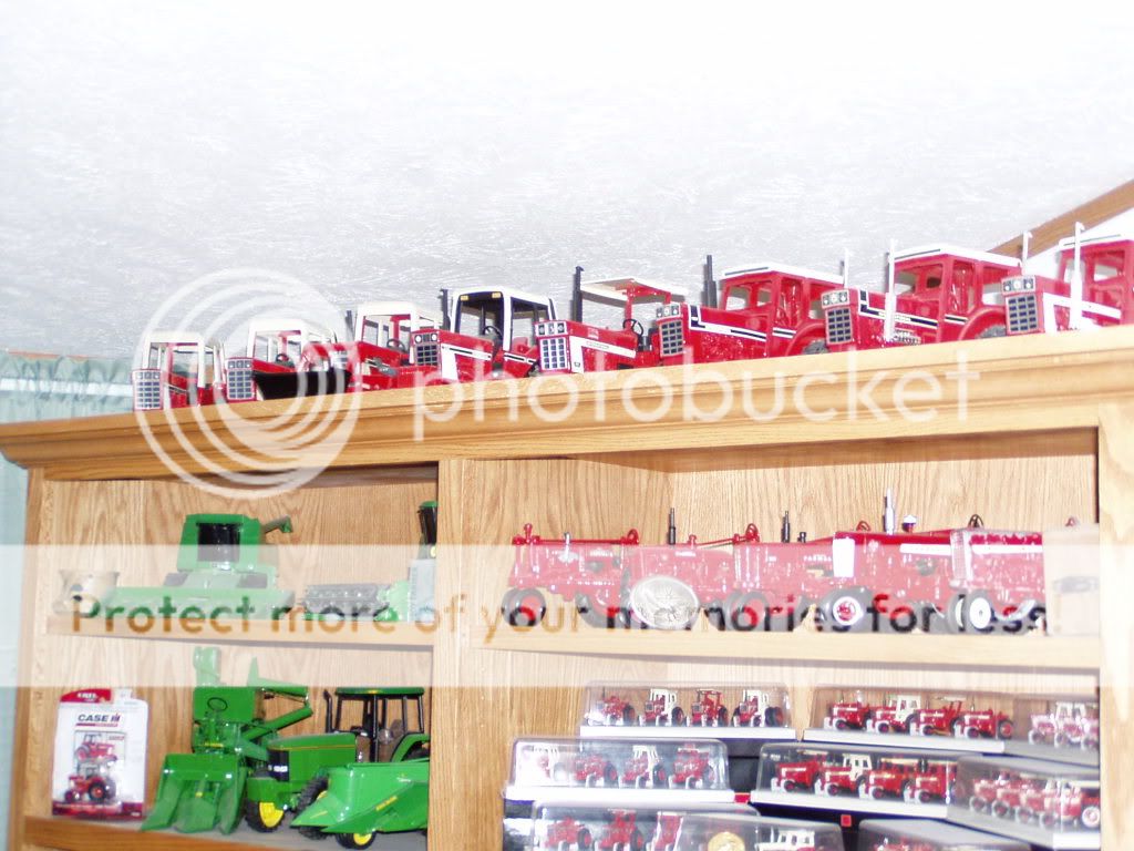 toy tractor display - General Chat - Red Power Magazine Community